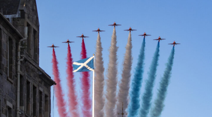 Red Arrows to fly over Edinburgh tomorrow as part of Royal ceremony ...